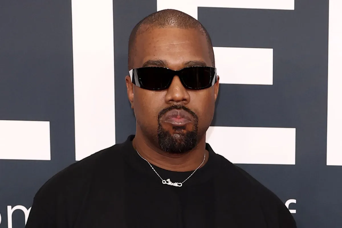 Kanye West Apologizes for Antisemitic Remarks and Blames Bipolar ...